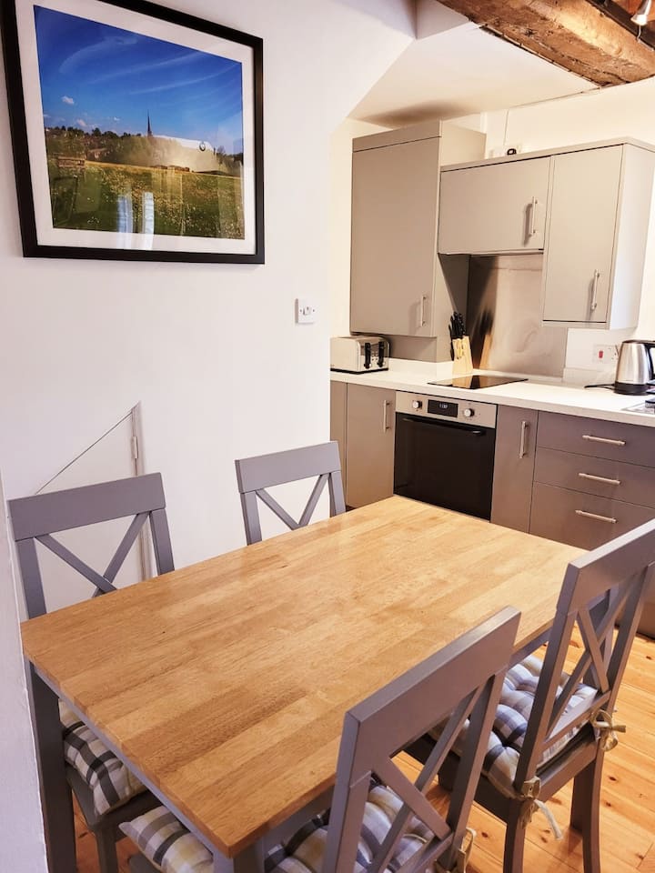 Stunning 4 Bed Cottage - Wheelwrights - Tetbury
