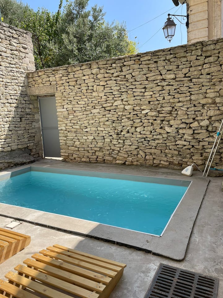 Gordes, Au Coeur Du Village Avec Piscine Privée - Gordes