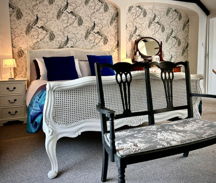 The Eden - Vintage Experience At Britannia House - Helston