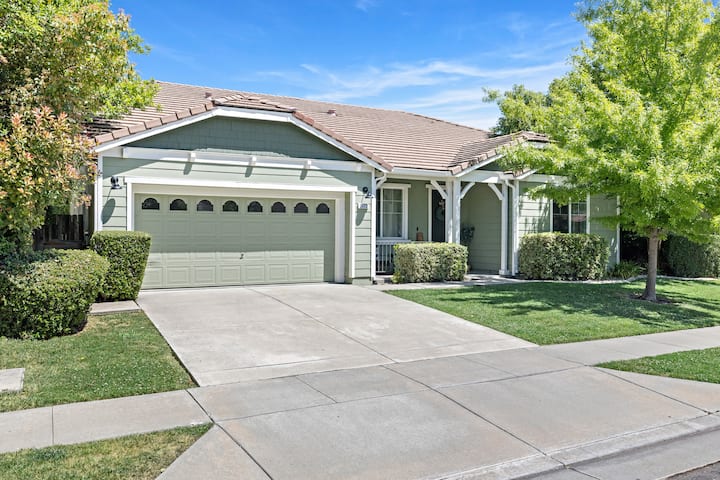 5 Star! Gorgeous, Pet And Family Friendly Yard Bbq - Sacramento