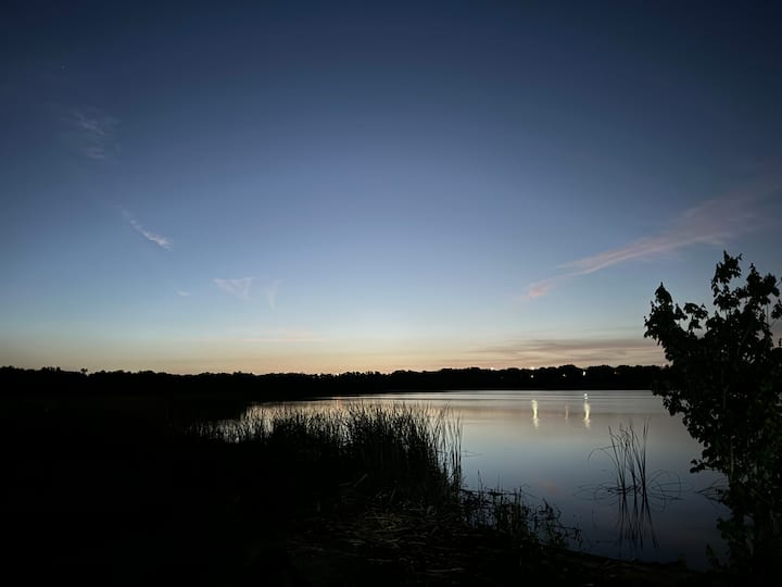 Lake Front Home - Sleeps 11 - Lakeland, FL