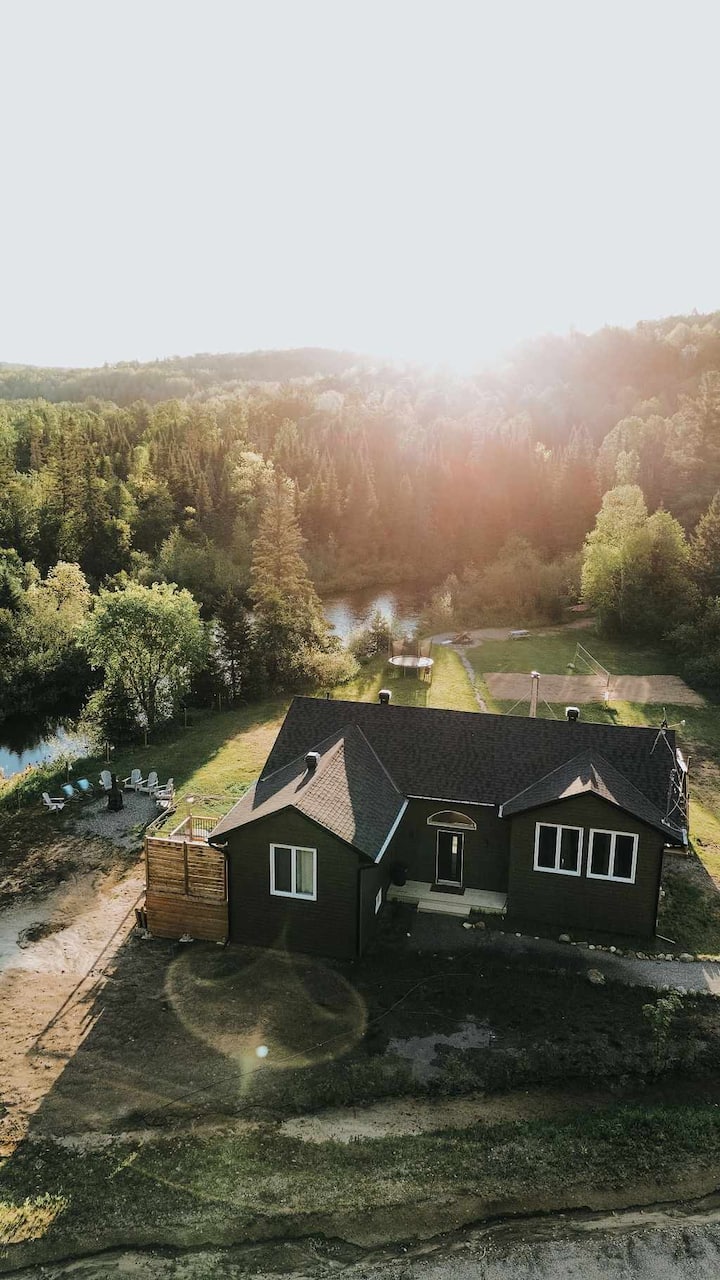 Chalet L'évasion Avec Spa Sur La Rivière Picanoc - Quebec