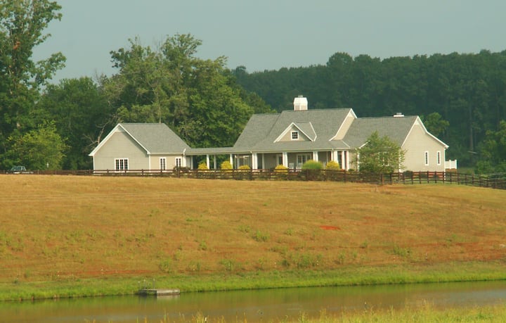 Spacious, Peaceful, Quiet House Near Sml & Lu - Smith Mountain Lake, VA