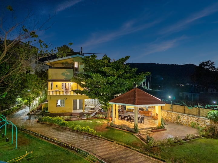Renovated - 6bhk Farmvilla With Pool & Turf - Lonavla