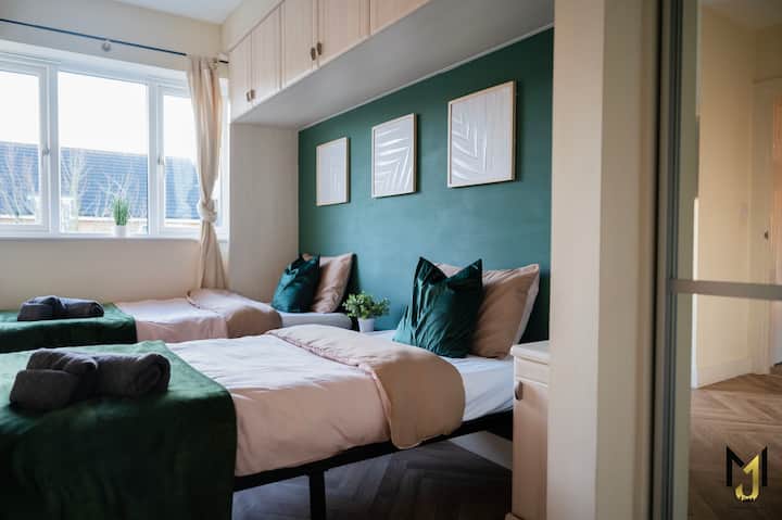 Spacious 2br Coach House W/balcony & Free Parking - Reading