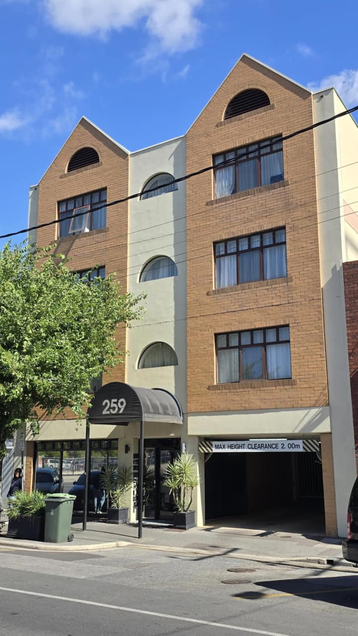Studio In The Heart Of Adelaide. Wi-fi Available. - Adelaide Entertainment Centre
