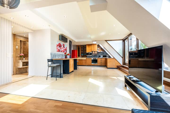 Spacious Apartment With Jacuzzi/private Terrace - Budapest