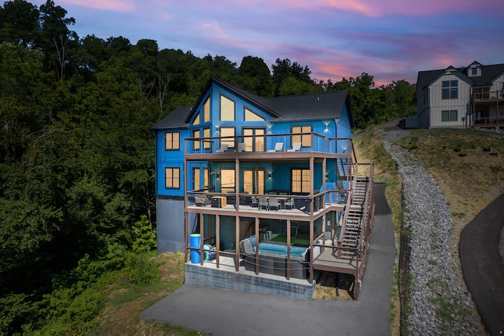 Waterfront Escape – Dock, Sauna & Swim Spa - White Pine, TN