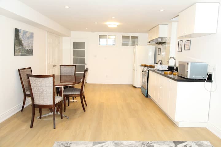 2 Bed, 2 Bath Entire Basement W/separate Entrance - Mississauga