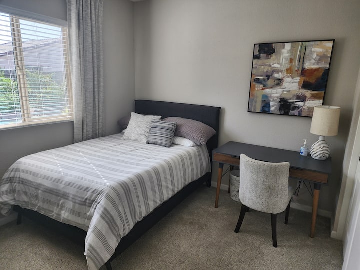 Modern One Bedroom Guest Suite In Great Location! - Roseville, CA