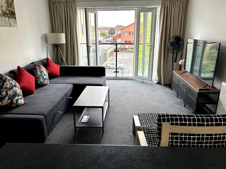 One Bed And One Sofa Bed Modern Flat In Slough - Slough