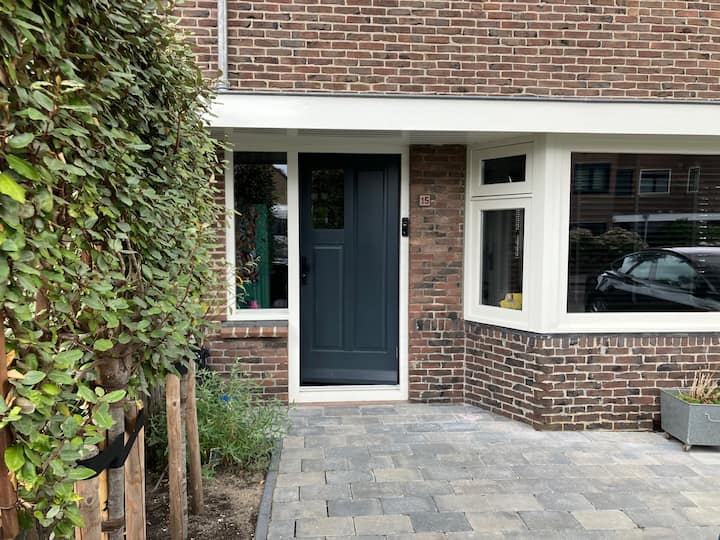 Ruime 2-onder-een-kap-woning 8 Pers. Met Airco's - Haarlem