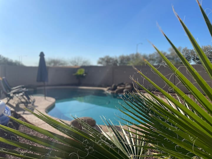 Desert Adventure! Oversized Pool, Sleeps 12. - Surprise, AZ