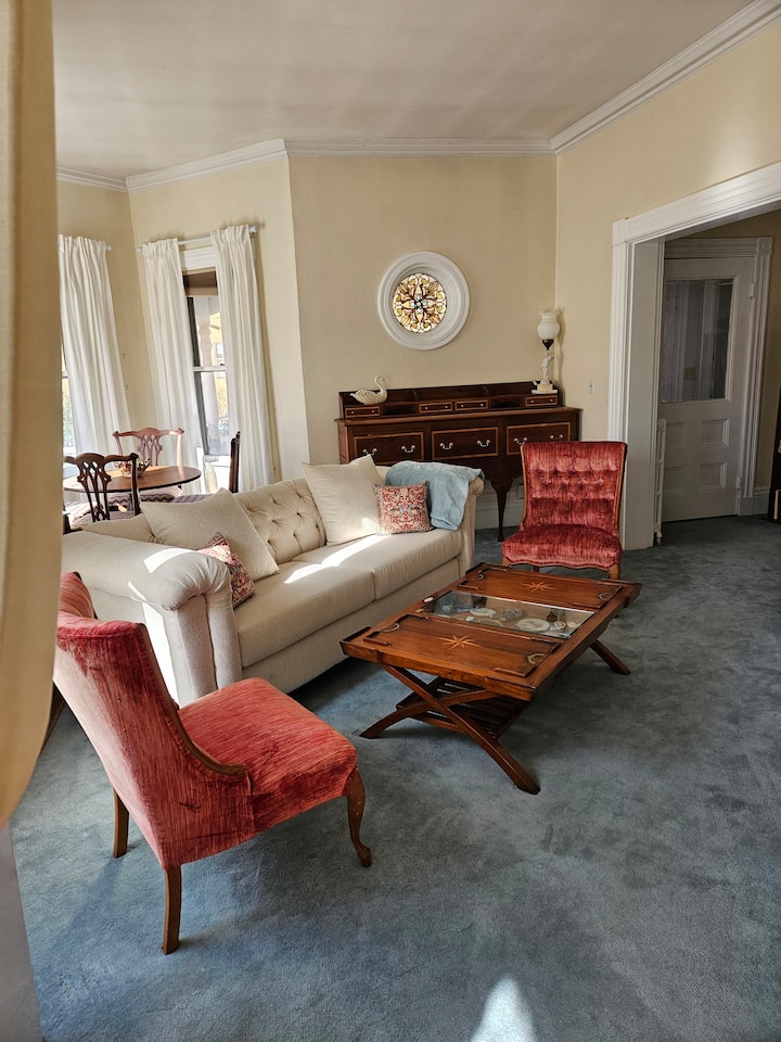 Queen Anne Victorian Suite - Salem, MA