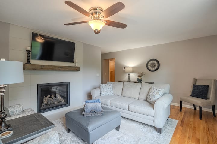 Fireplace•garage•full Kitchen•w/d•ensuite Bathroom - Omaha, NE