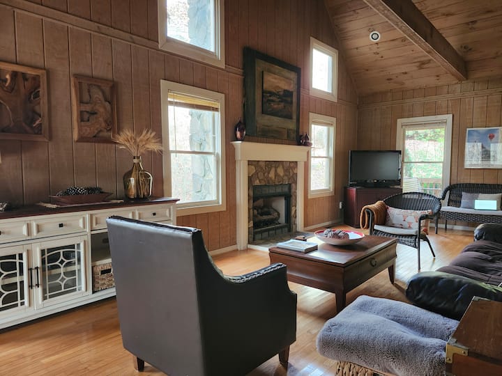 Short Drive From Downtown Helen - Sautee Nacoochee, GA