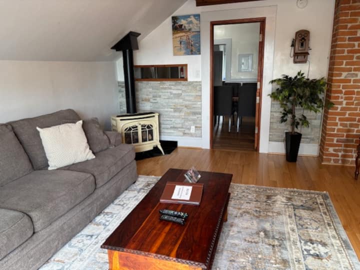 3br Luxury Penthouse 2 Blocks To Downtown, Parking - Oakland, CA