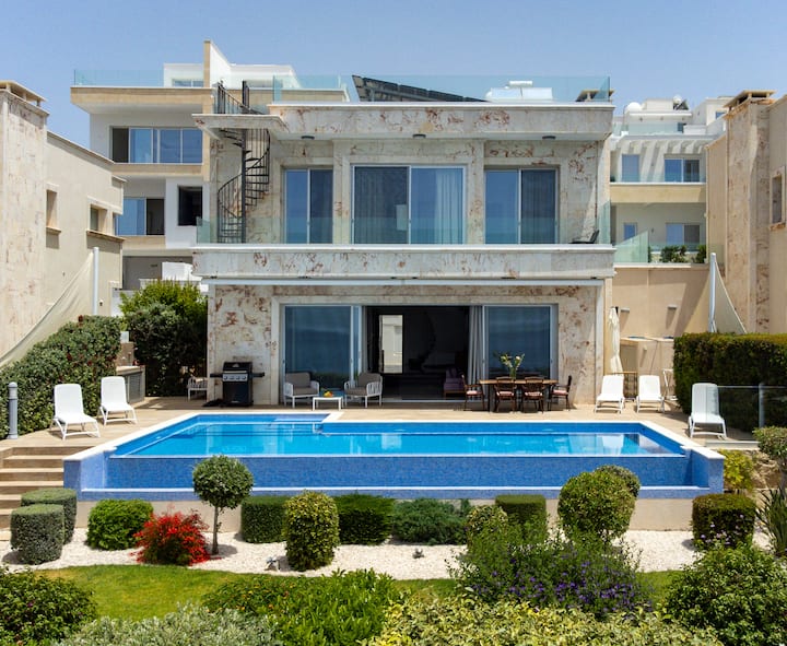 Villa D-villa-première Classe-salle De Bain Et Dou - Paphos