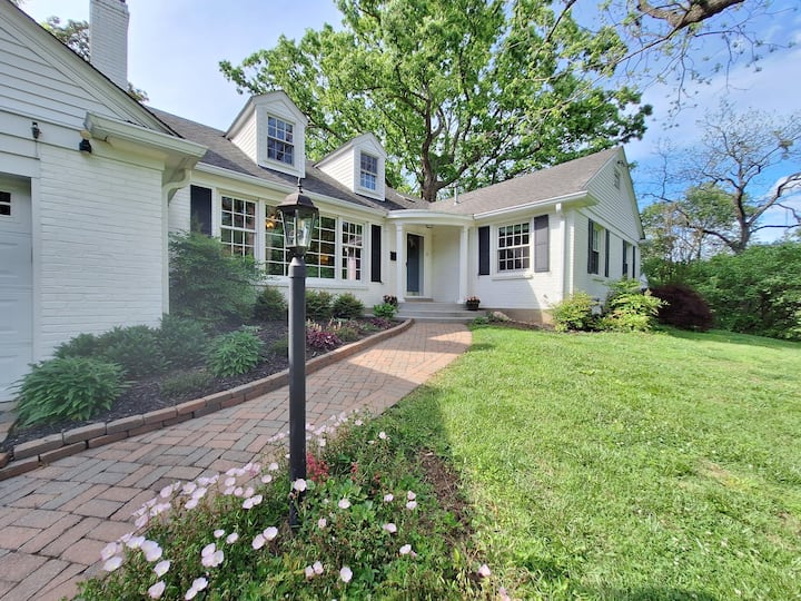 Idyllic Spacious Private Home In The Highlands - Louisville