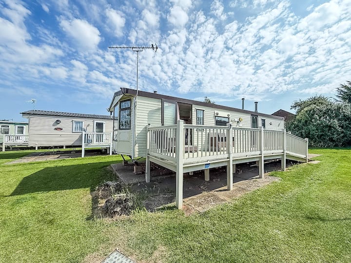 Caravan & Decking At Hunstanton Beach Ref 23060s - Hunstanton