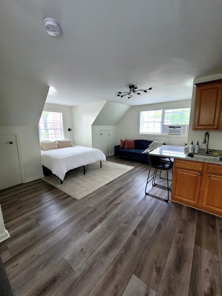 Private Studio Apartment! - Connecticut