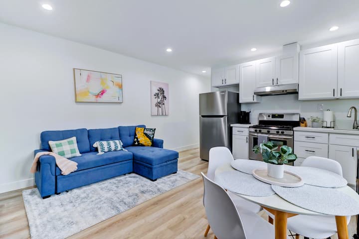 Minutes To Disney | Family Stay W/ Backyard - Anaheim