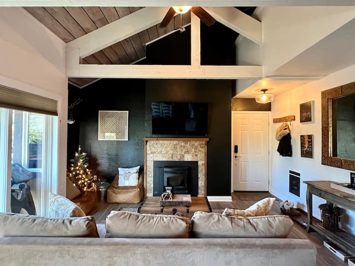 Cozy Upgraded Mountain Condo-maverick Chalet - Mammoth Lakes, CA