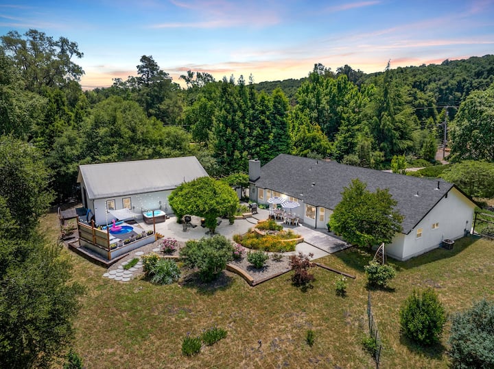 Luxe French Wine Country Retreat, 1.3-acre Escape - Atascadero, CA
