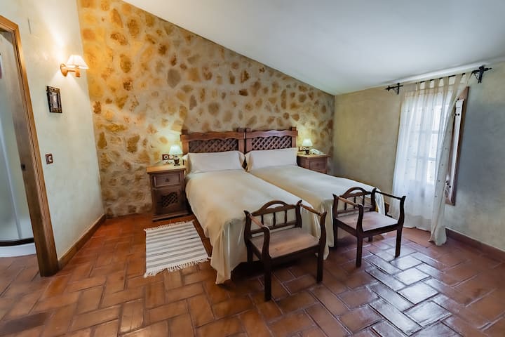 Deluxe Double Or Twin Room - Alange