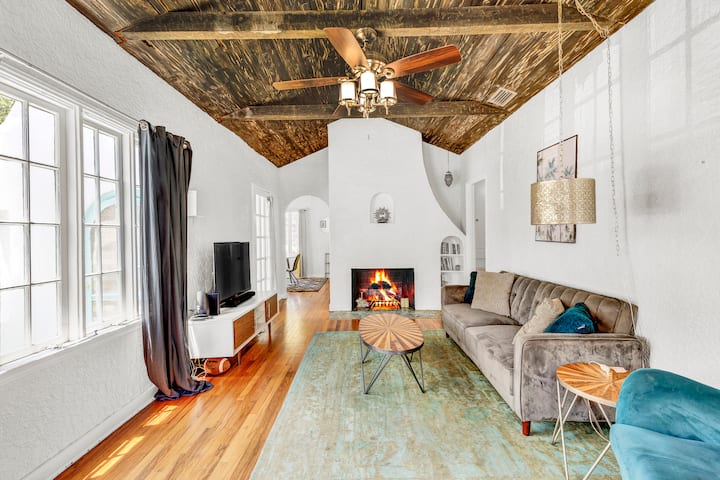 Spanish Beach Bungalow - Ormond Beach, FL