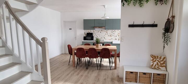 Maison 4 à 8 Personnes Proche De La Mer Au Calme - Locquirec