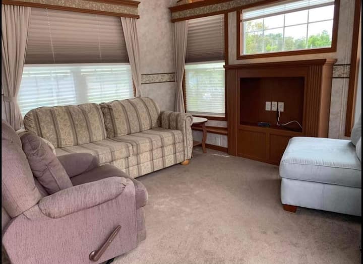 Waterfront Campground With Park Model Home - Greater Sudbury