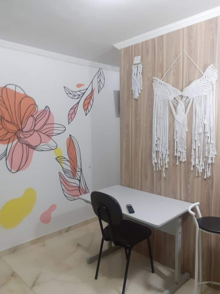 Studio Recém Reformado. - Curitiba