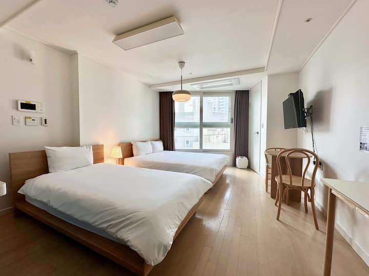 |W01|#얼리체크인오후2시#엘시티와해변 1분#넷플릭스#호텔같은에어비앤비#출장여행#취사가능 - Busan