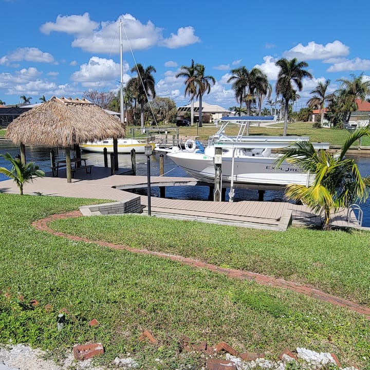 Waterfront 4br, 2ba W/boat Dock & Heated Pool. - Cape Coral, FL