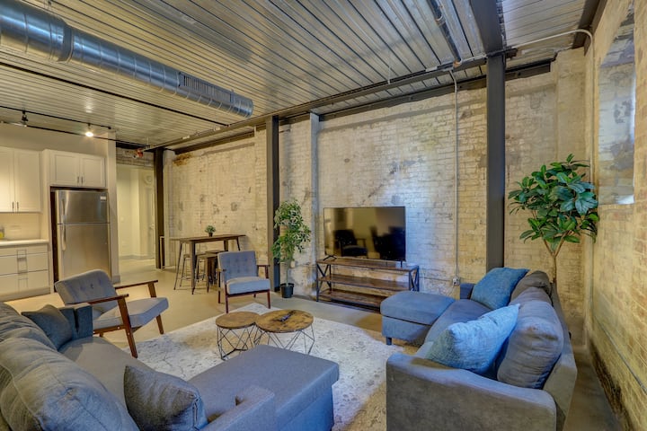 Spotless 1bd Near Historic Pabst Brewery  Fiserv - Milwaukee