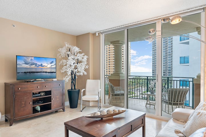 Peaceful  Unit 3/2 By The Ocean - 