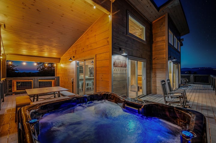 Modern|mtnviewsunrise| Arcade| Hot Tub| Pool Table - Wears Valley, TN