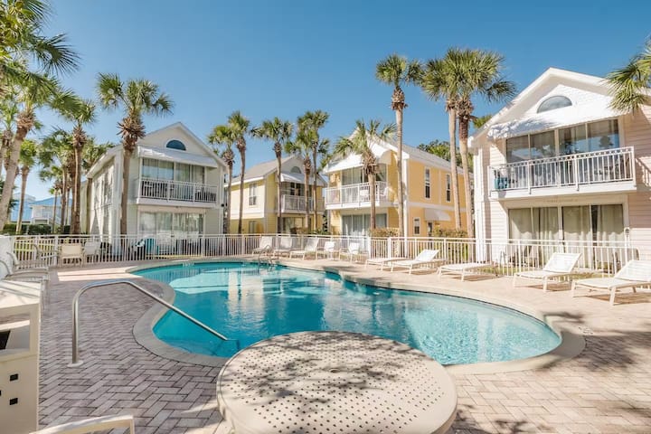 Condo-a, Steps To Beach, Pool, Sleeps 4+, King Bed - Destin, FL