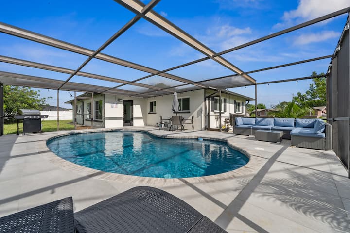 Clean! Pet Friendly! Heated Pool! Close Beaches! - 威尼斯