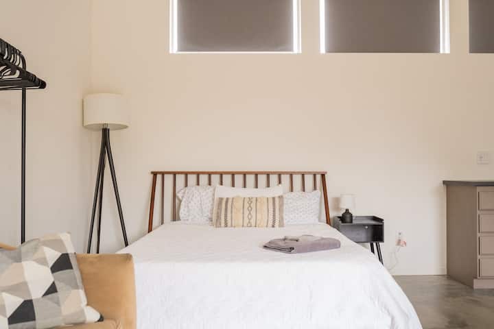 Sunny South Salinas Studio - Salinas