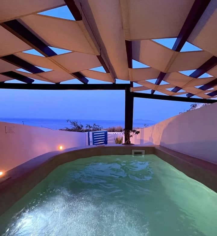 Sandra's Suite With Outdoor Hot Tub And Sea View - Santorini
