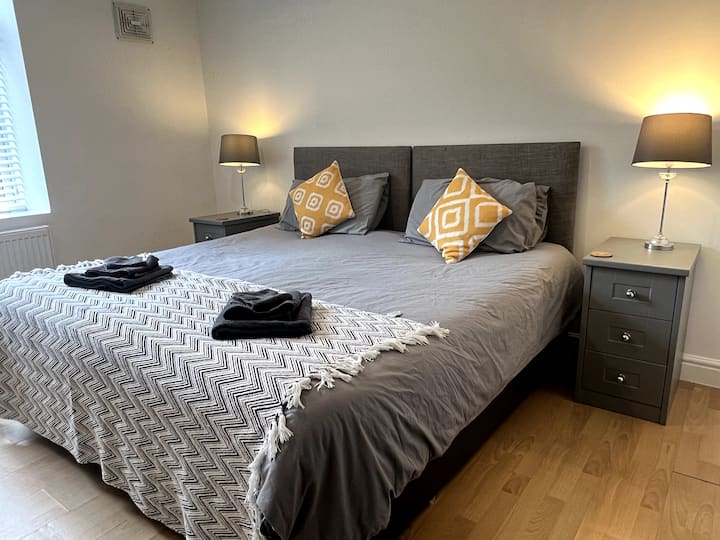Spacious Ground Floor Suite Sleeps Up To Eight - Halifax