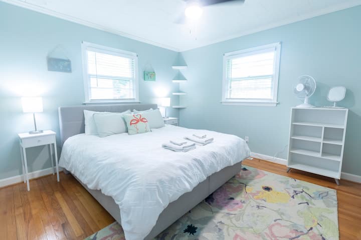 J Street Bungalow: 1-level Oasis, Fenced Yard - 華盛頓