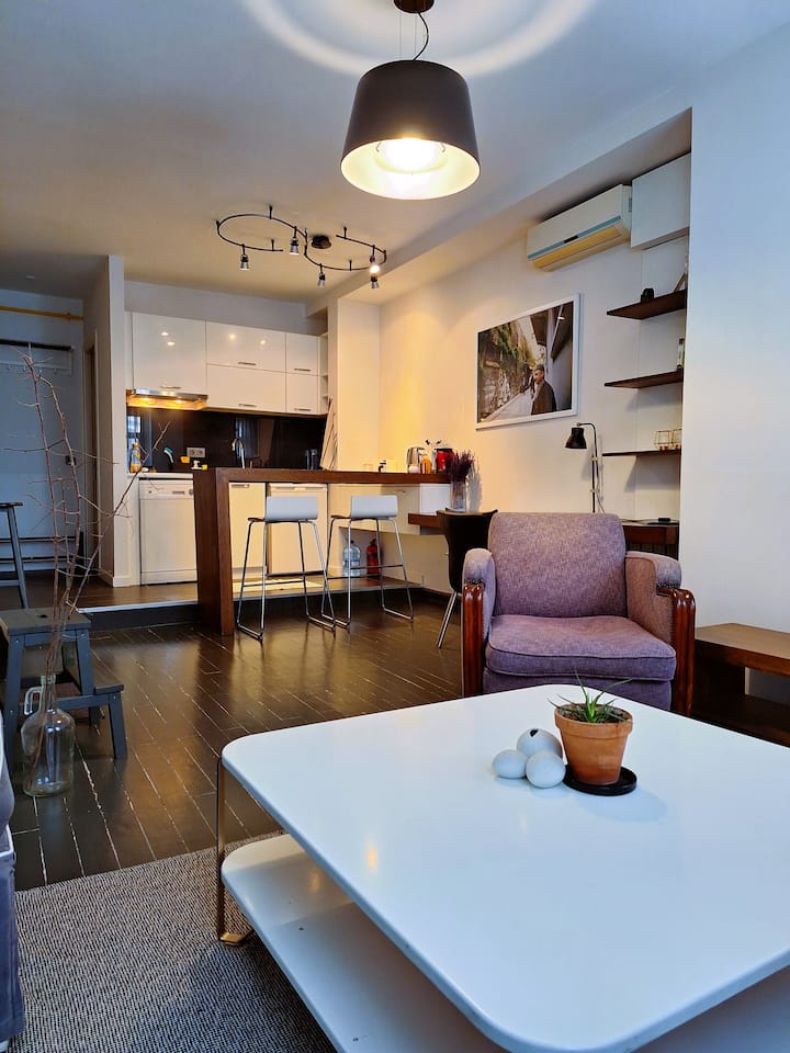Live Like A Hip Local, W/balcony - Istambul