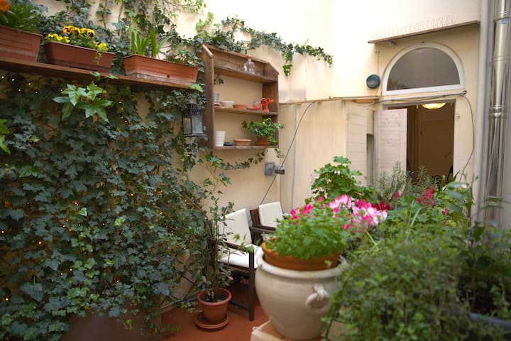 The Terrace In Santa Croce - Florence