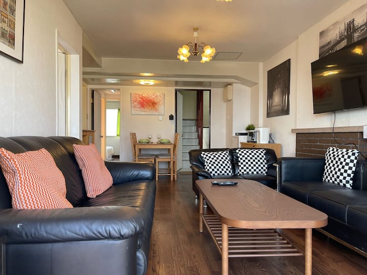 Spacious 2 Bedroom Apartment With Balcony - Kobe