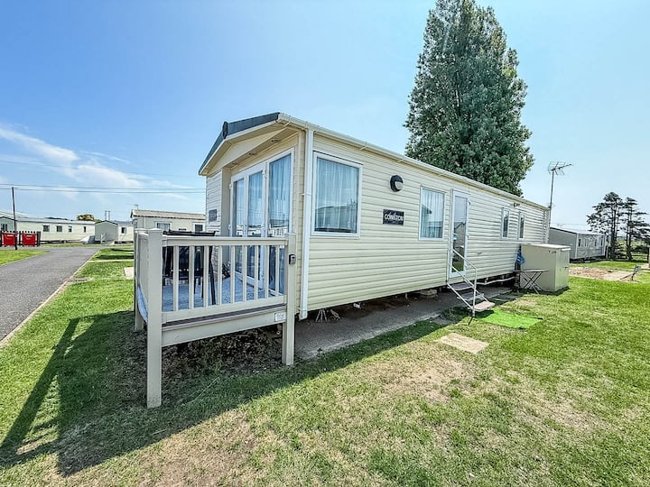 Caravan With Decking At Heacham Beach Ref 21028t - Heacham