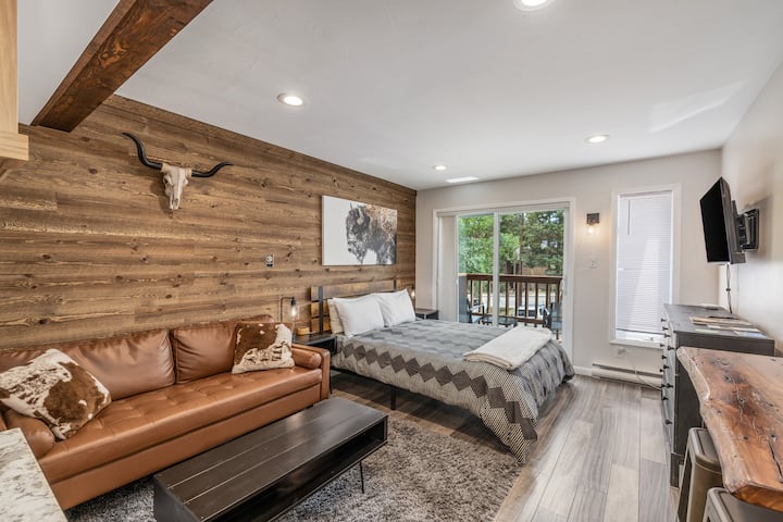 Stylish Studio Just Minutes From Trails & Main St! - Breckenridge, CO