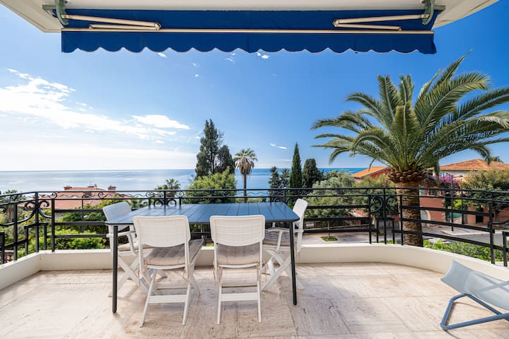 3 Pièces • Vue Mer • A/c • Parking - Menton